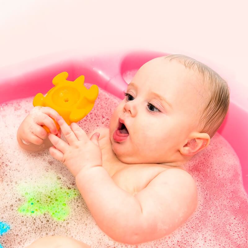 Hora do banho do bebê: aproveite esse momento sem medo