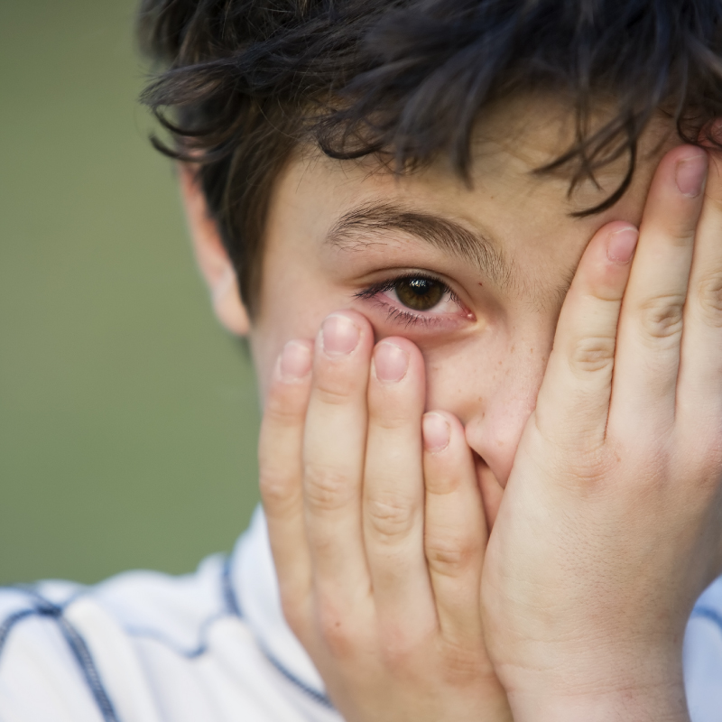 Dermatite nas pálpebras: o que é e por que surge? - Dra. Marice El ...